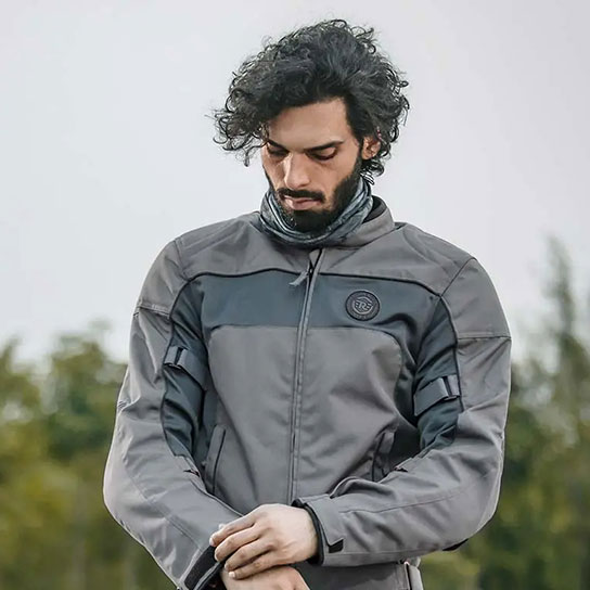 Buy Royal Enfield Explorer V3 Riding Jacket online | Free shipping
