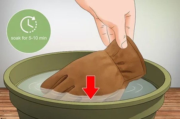 10 Steps for cleaning Riding Gloves